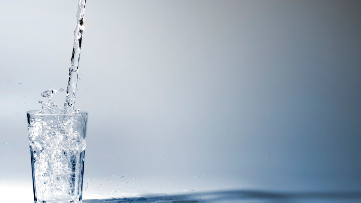7 Surprising Benefits of Drinking Water at the Right Time